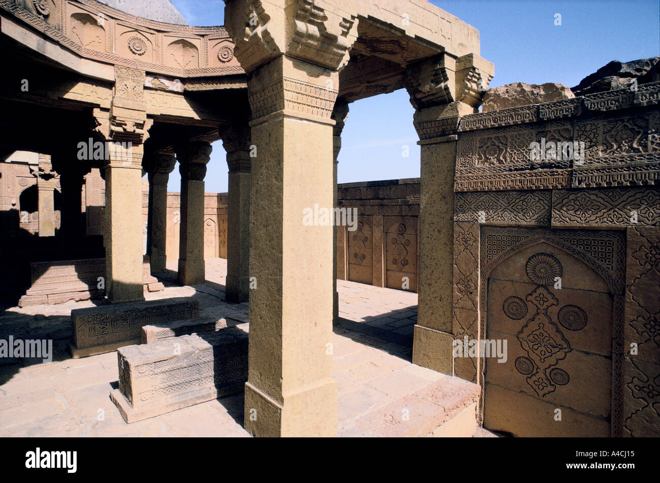 Old buildings in pakistan hi-res stock photography and images - Alamy