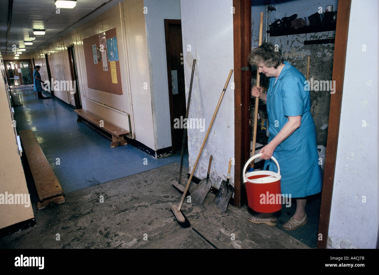 School cleaner hi-res stock photography and images - Alamy