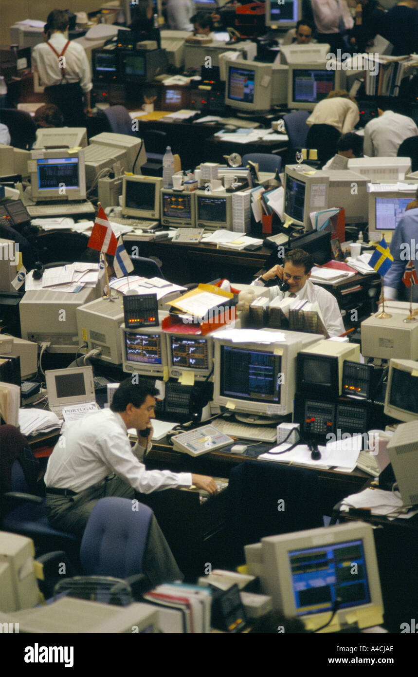 trading floor london 1994 view of a busy trading floor of a company ...