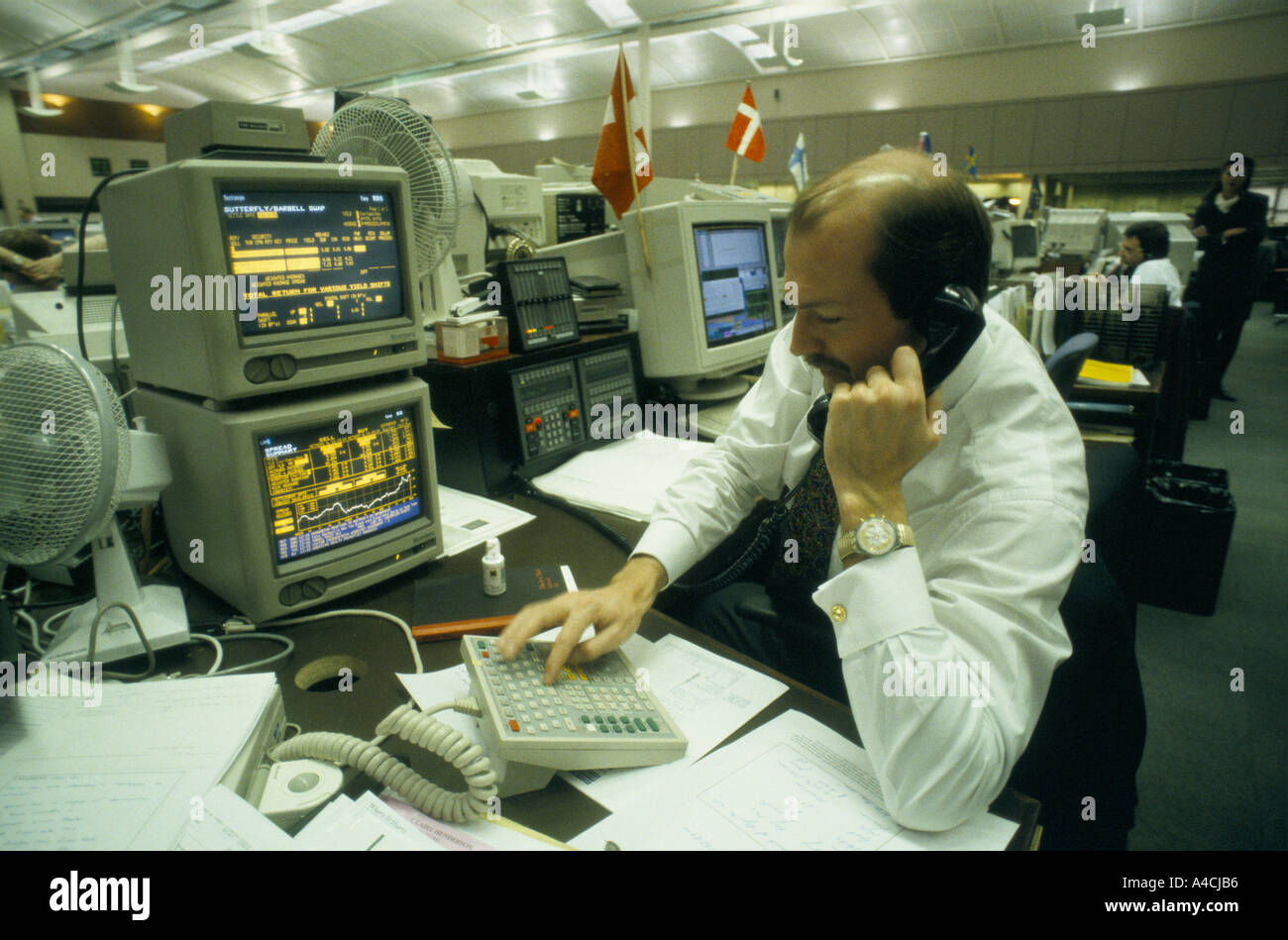 Trading floor desk hi-res stock photography and images - Alamy