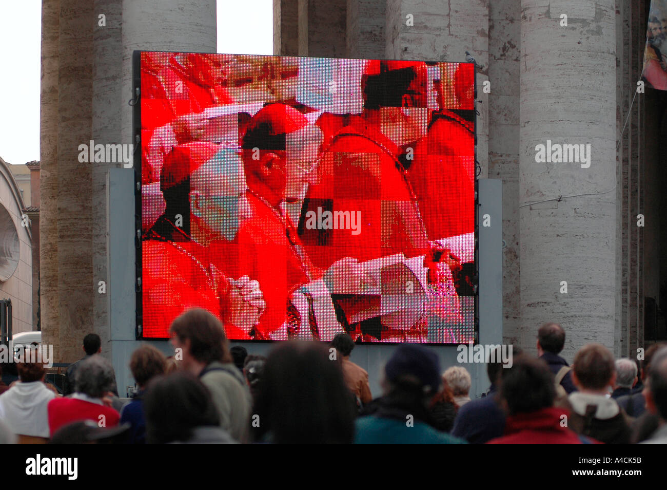 group of people watching a maxi screen Stock Photo - Alamy