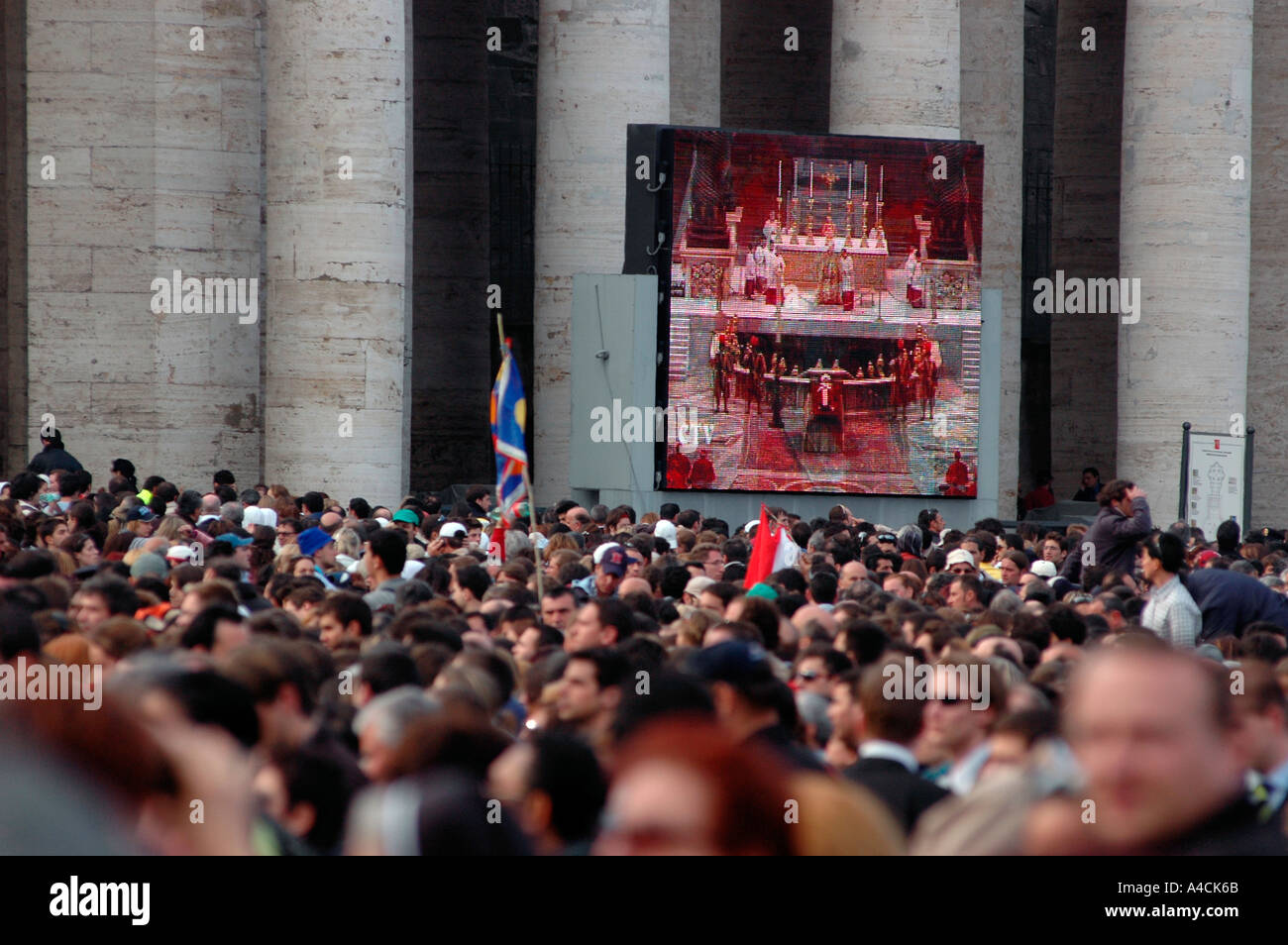 Maxi screen hi-res stock photography and images - Alamy