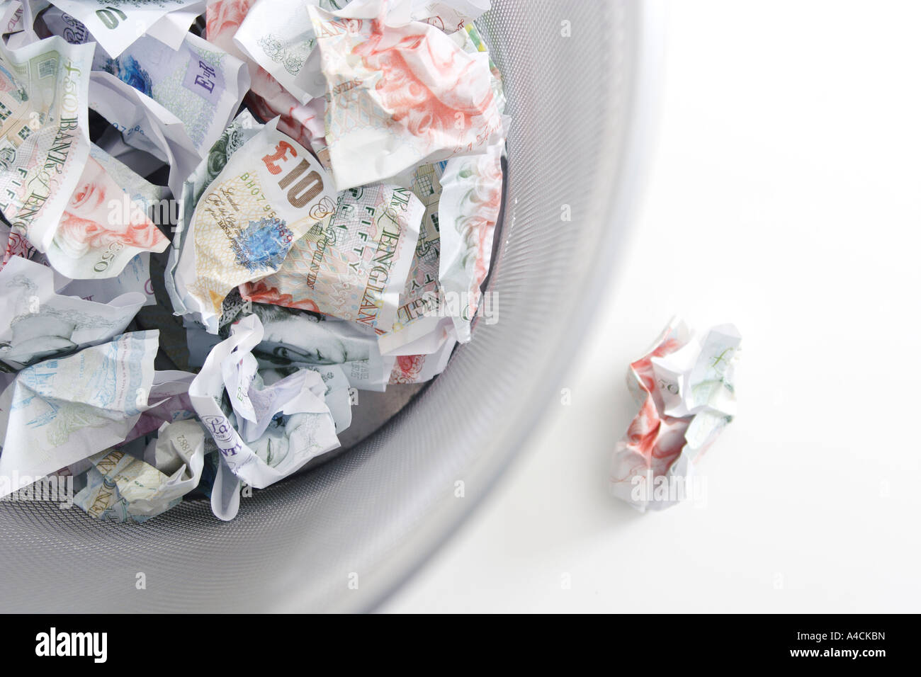 Throw your rubbish in the bin hi-res stock photography and images - Alamy