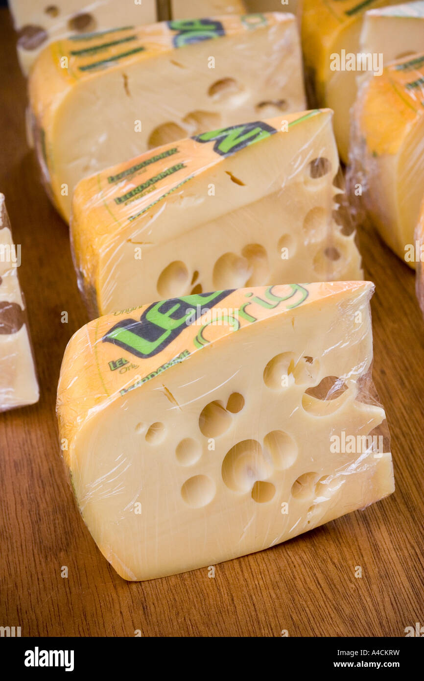 Cheese Display Exotische Markt Antwerp Stock Photo - Alamy
