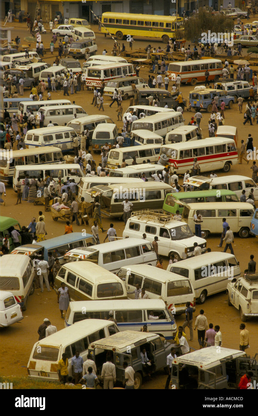 Busy bus station in Kampala, Uganda Stock Photo - Alamy