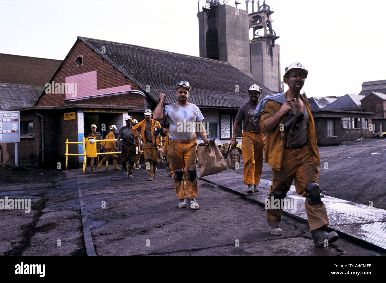miners at shirebrook colliery at pithead after shift 10 92 Stock Photo ...