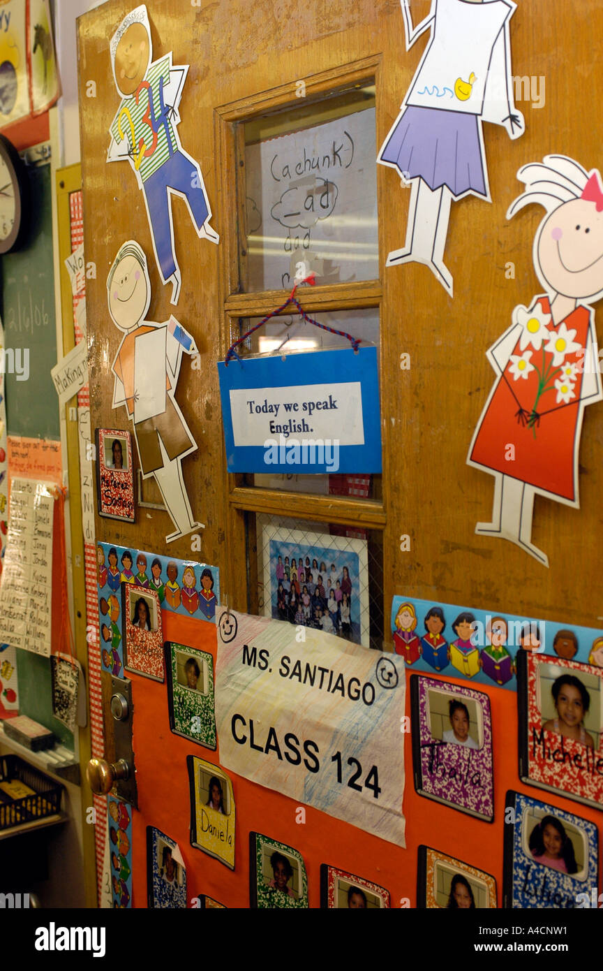 Bilingual classroom hi-res stock photography and images - Alamy