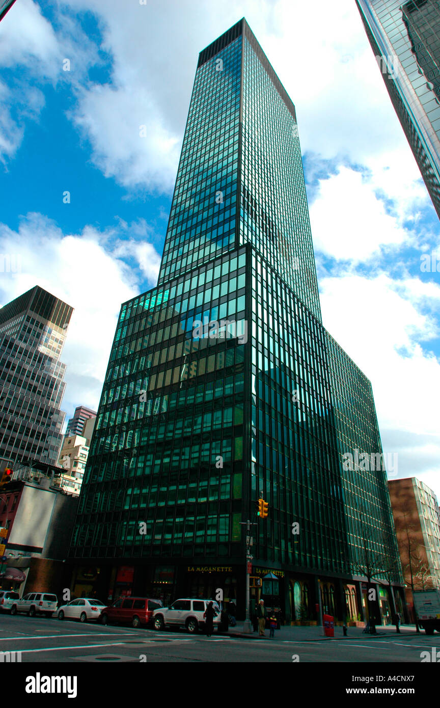 825 third avenue hi-res stock photography and images - Alamy