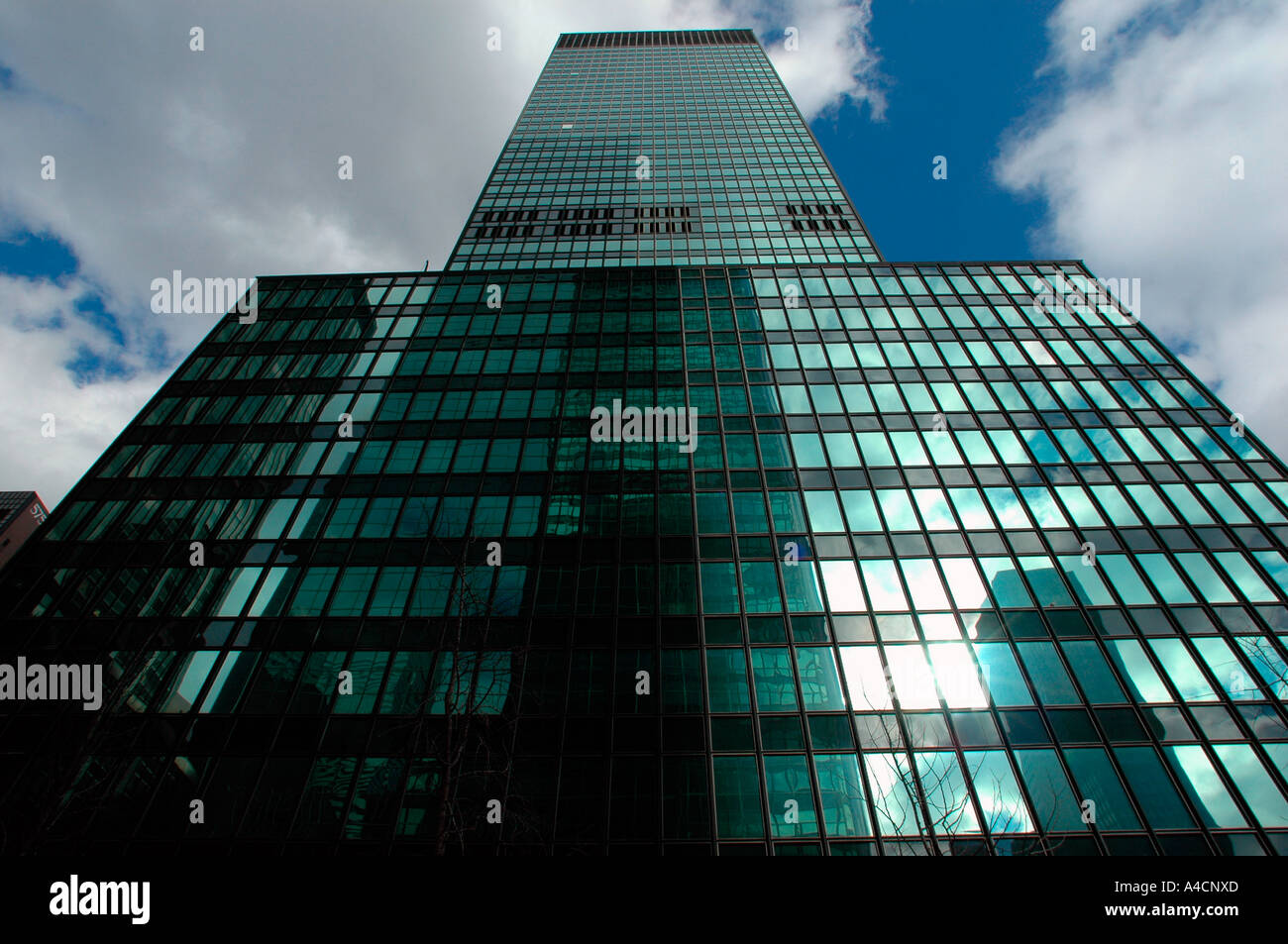 825 third avenue hi-res stock photography and images - Alamy