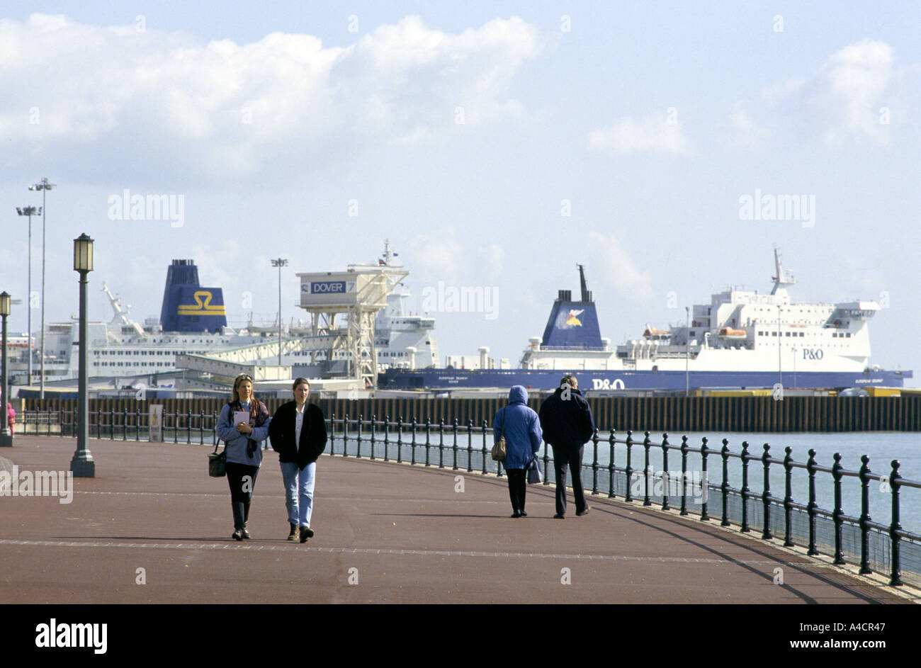 Hovercraft dover hi-res stock photography and images - Alamy