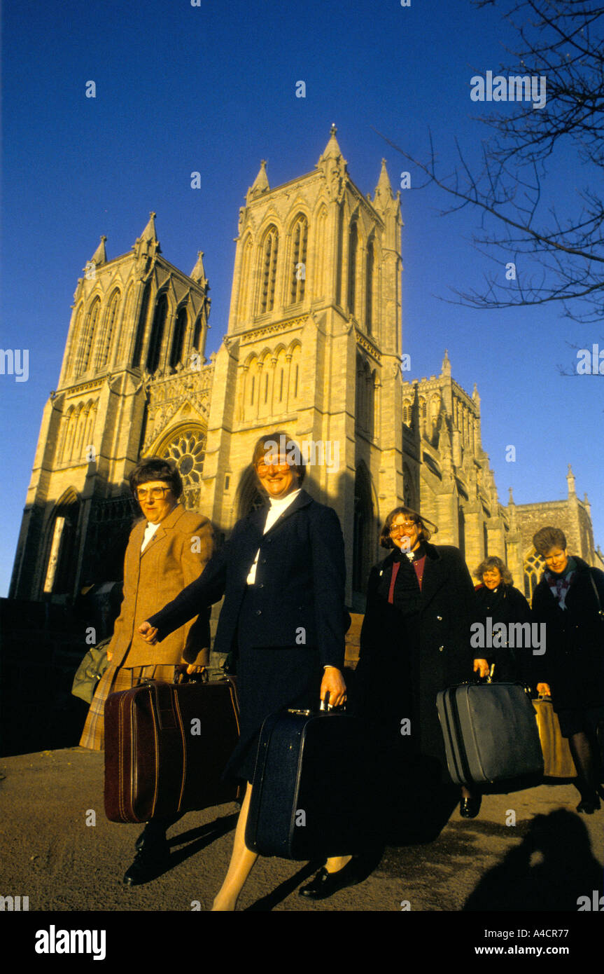 Women priests 1994 hi-res stock photography and images - Alamy