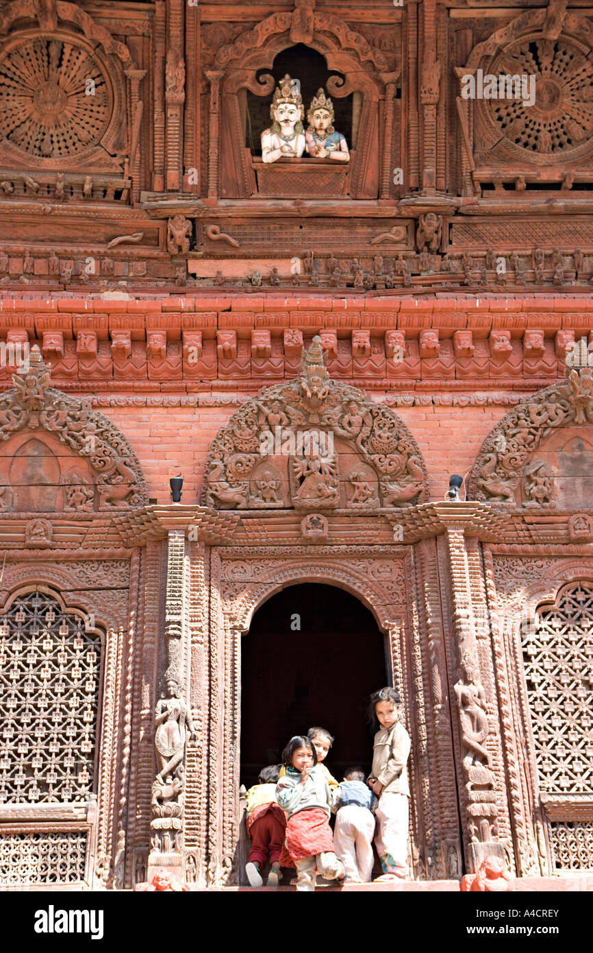 Nepal kathmandu shiva parvati temple durbar hi-res stock photography ...