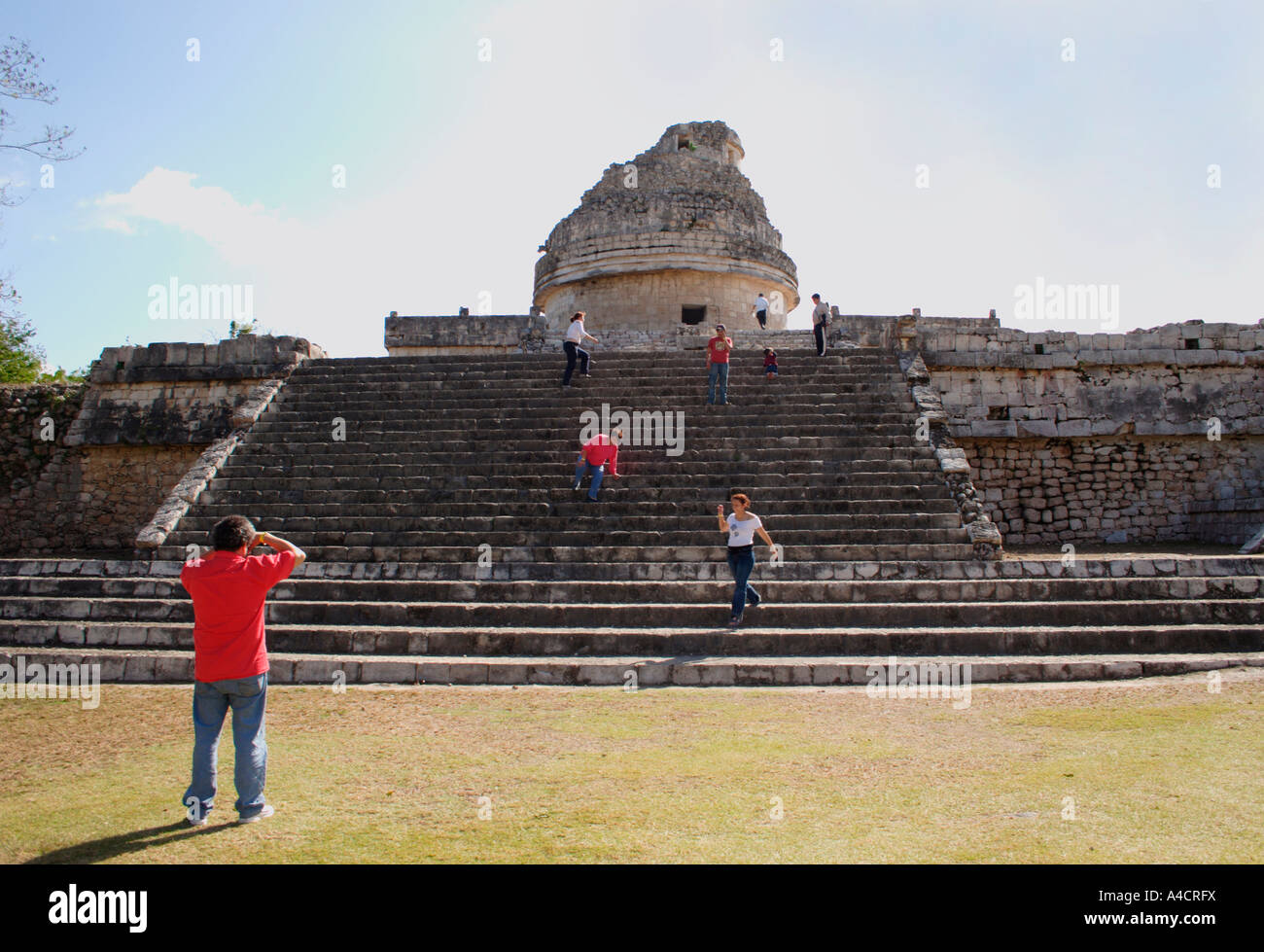 Chitzen itza caracol hi-res stock photography and images - Alamy