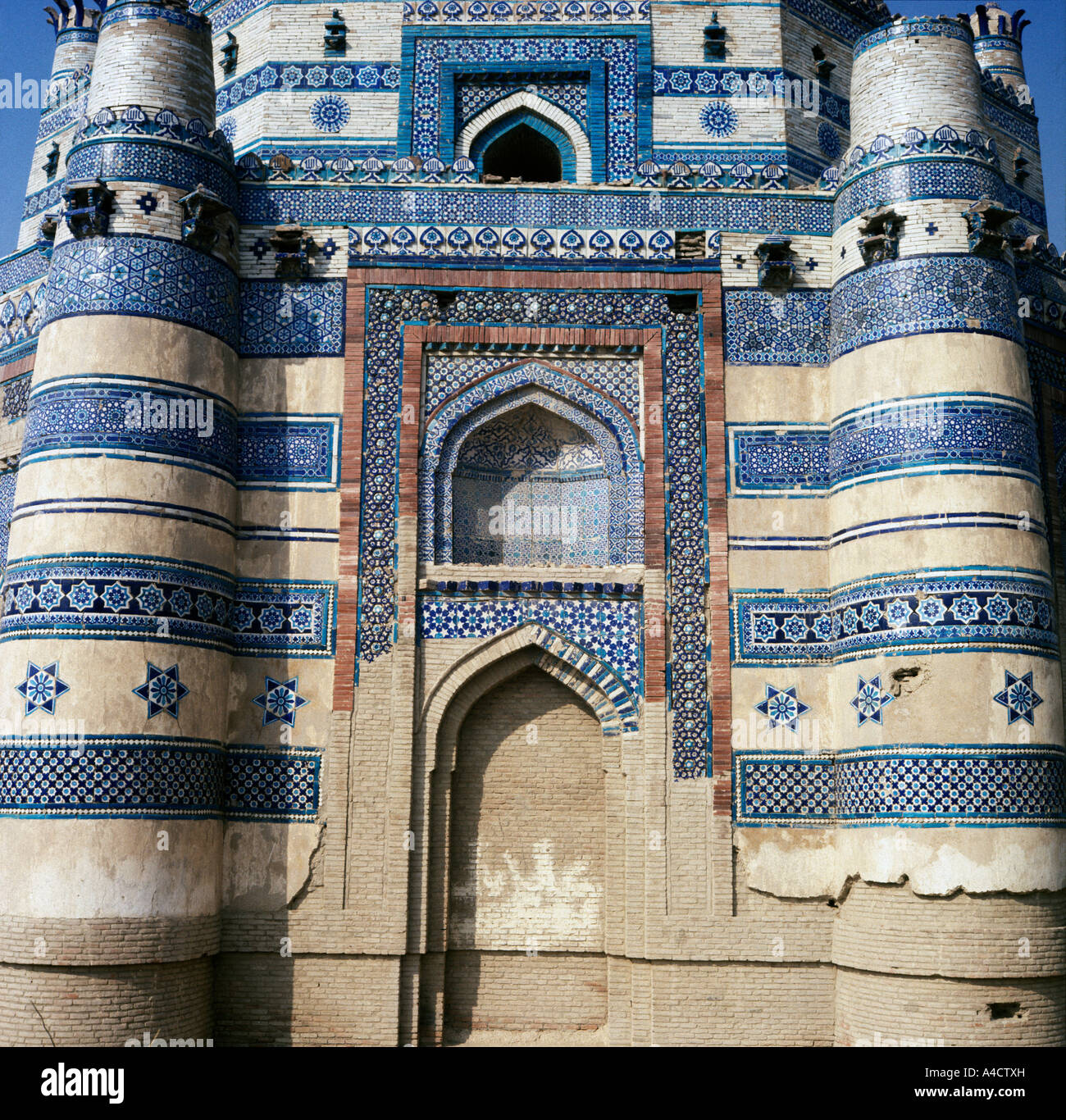 Tomb of Bibi Javindi, Uchch, Pakistan Stock Photo - Alamy