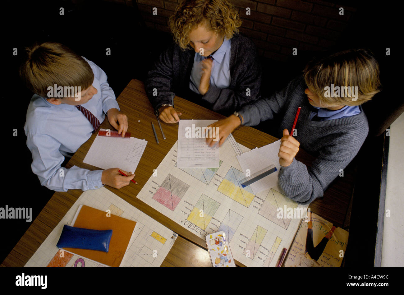 Secondary school girl uniform uk hi-res stock photography and images ...