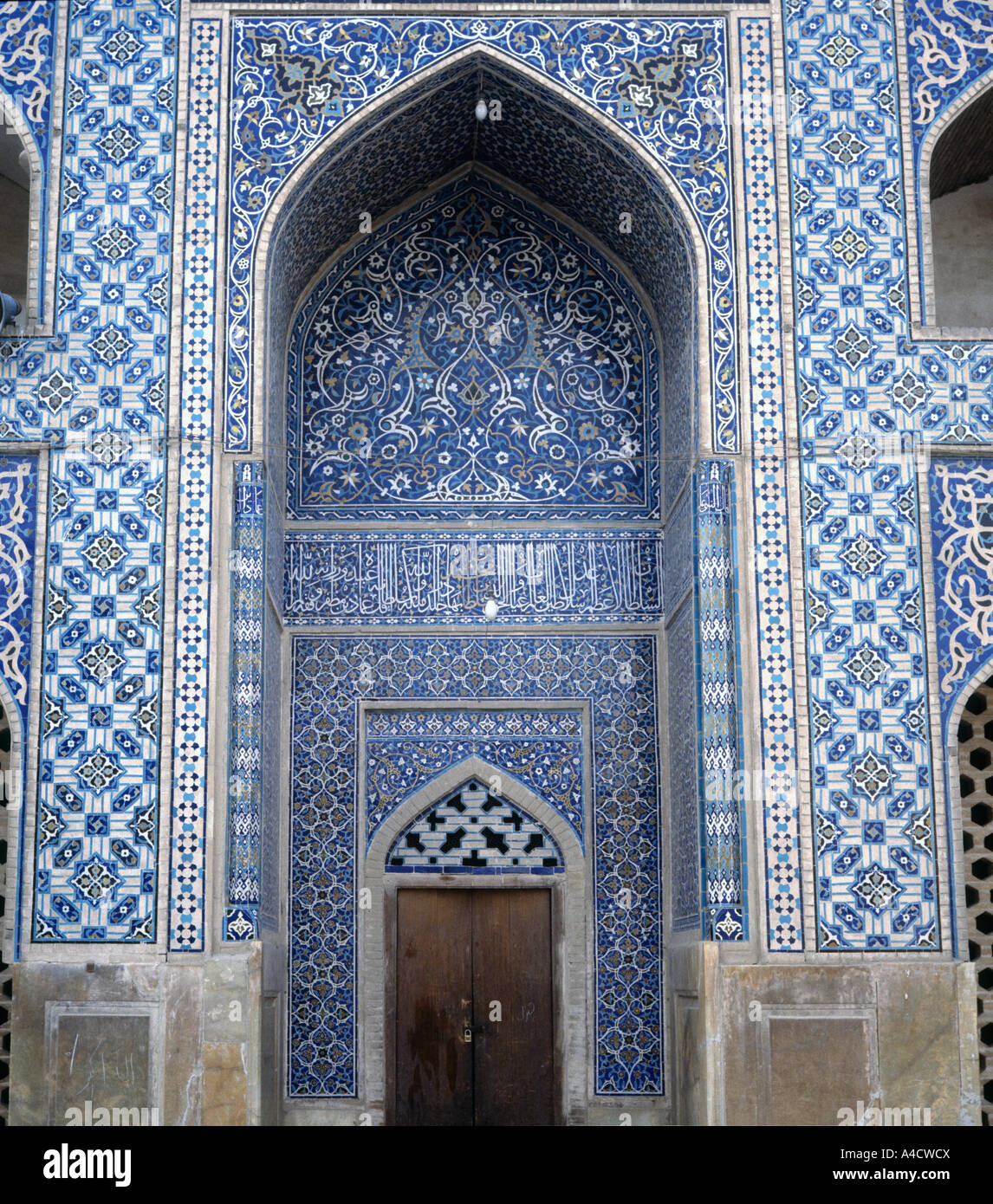 Timurid tilework, Friday Mosque, Isfahan, Iran Stock Photo - Alamy