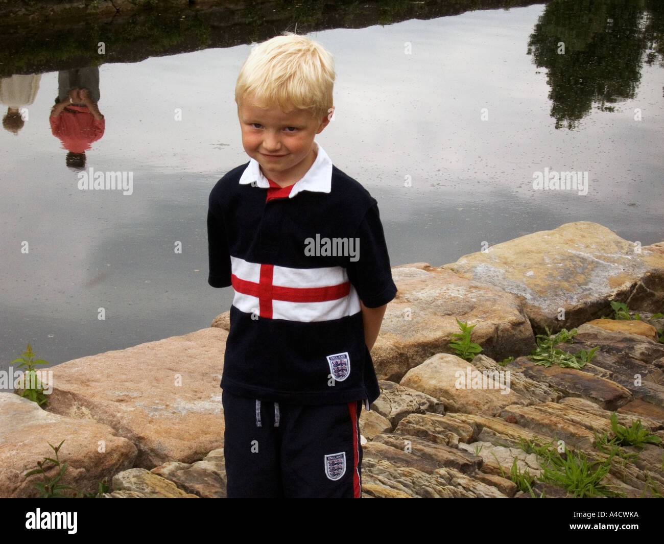 England boy shirt football hi-res stock photography and images - Alamy