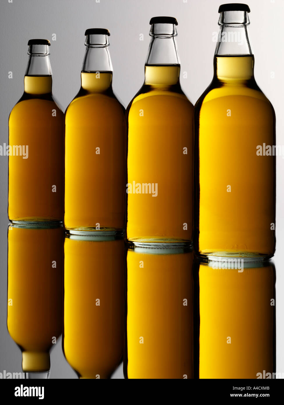 Hard cider bar hi-res stock photography and images - Alamy