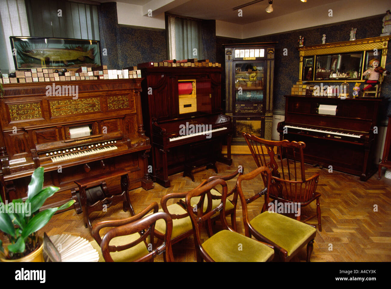 Mechanical music instrument hi-res stock photography and images - Alamy