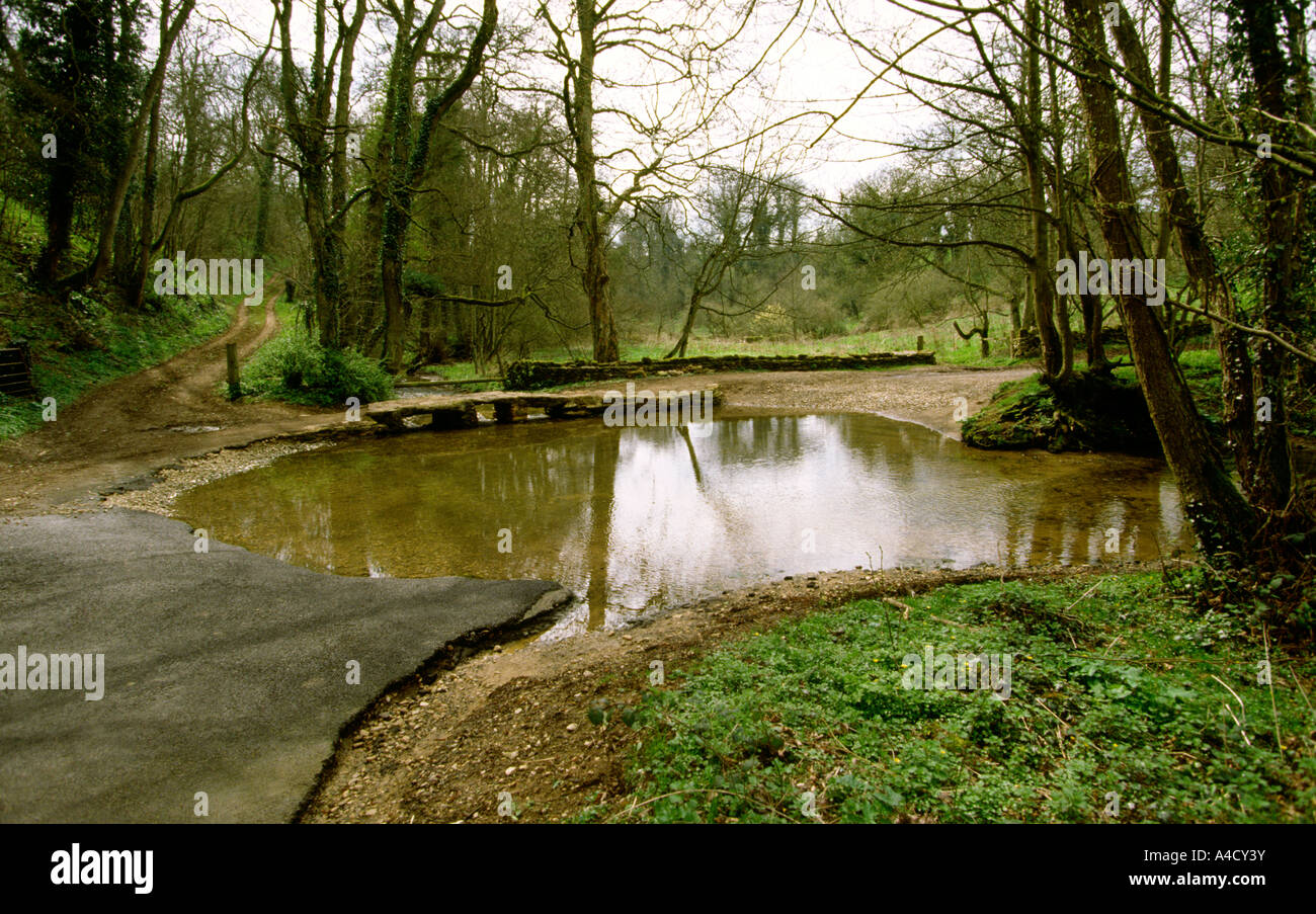 UK Gloucestershire cotswolds Kineton ford over River Dene Stock Photo ...