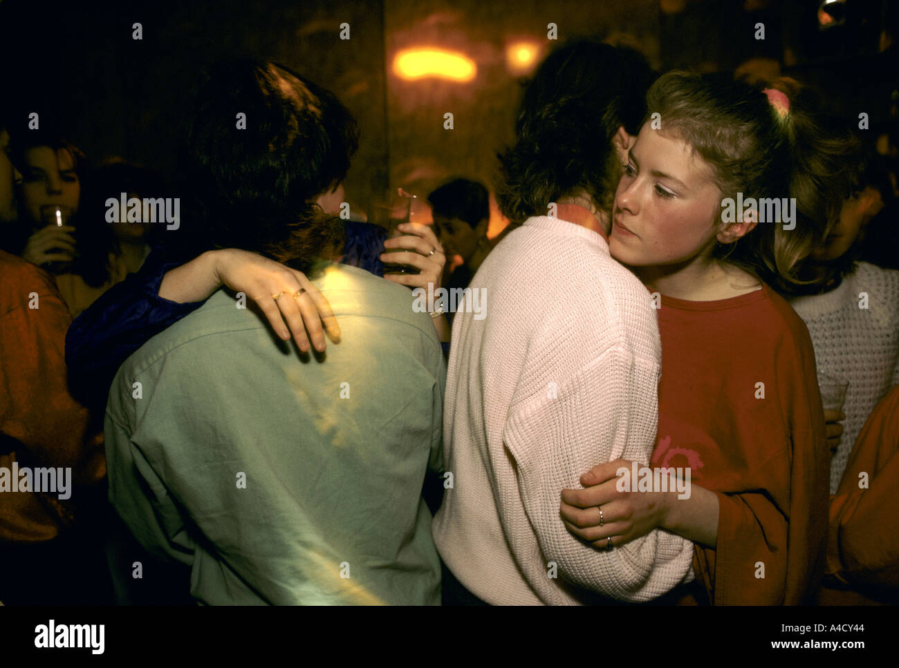 Couples dancing at nightclub hi-res stock photography and images - Alamy