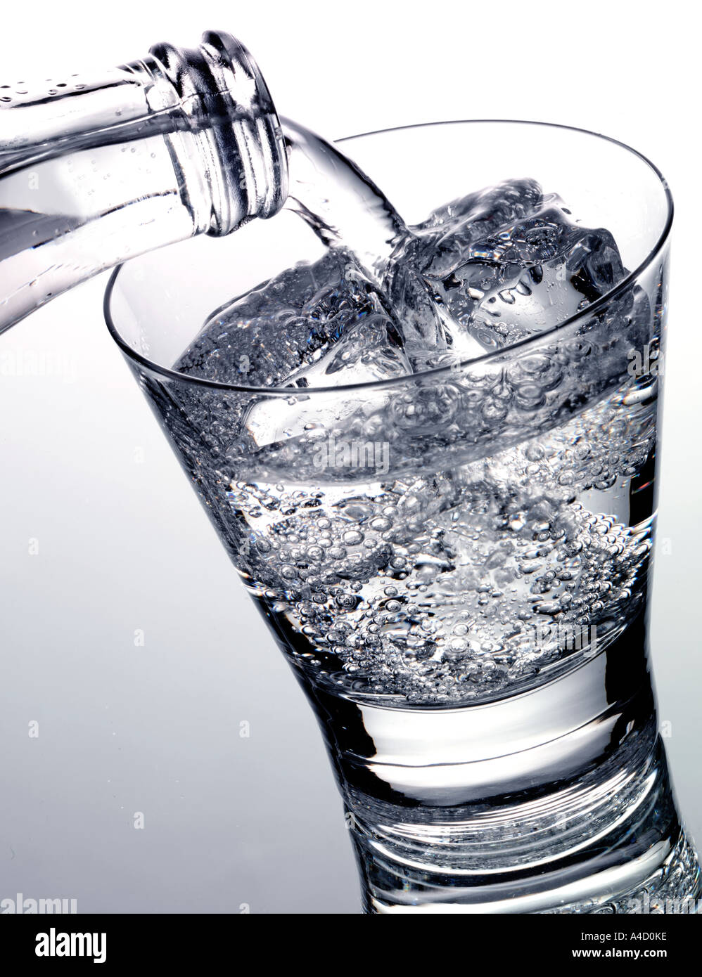 POURING CARBONATED WATER Stock Photo - Alamy
