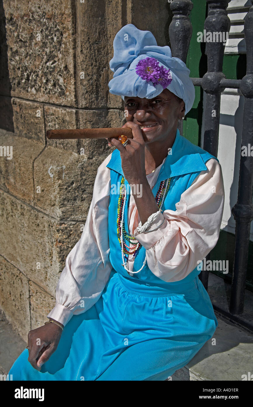 Lady smoking cigar hi-res stock photography and images - Alamy