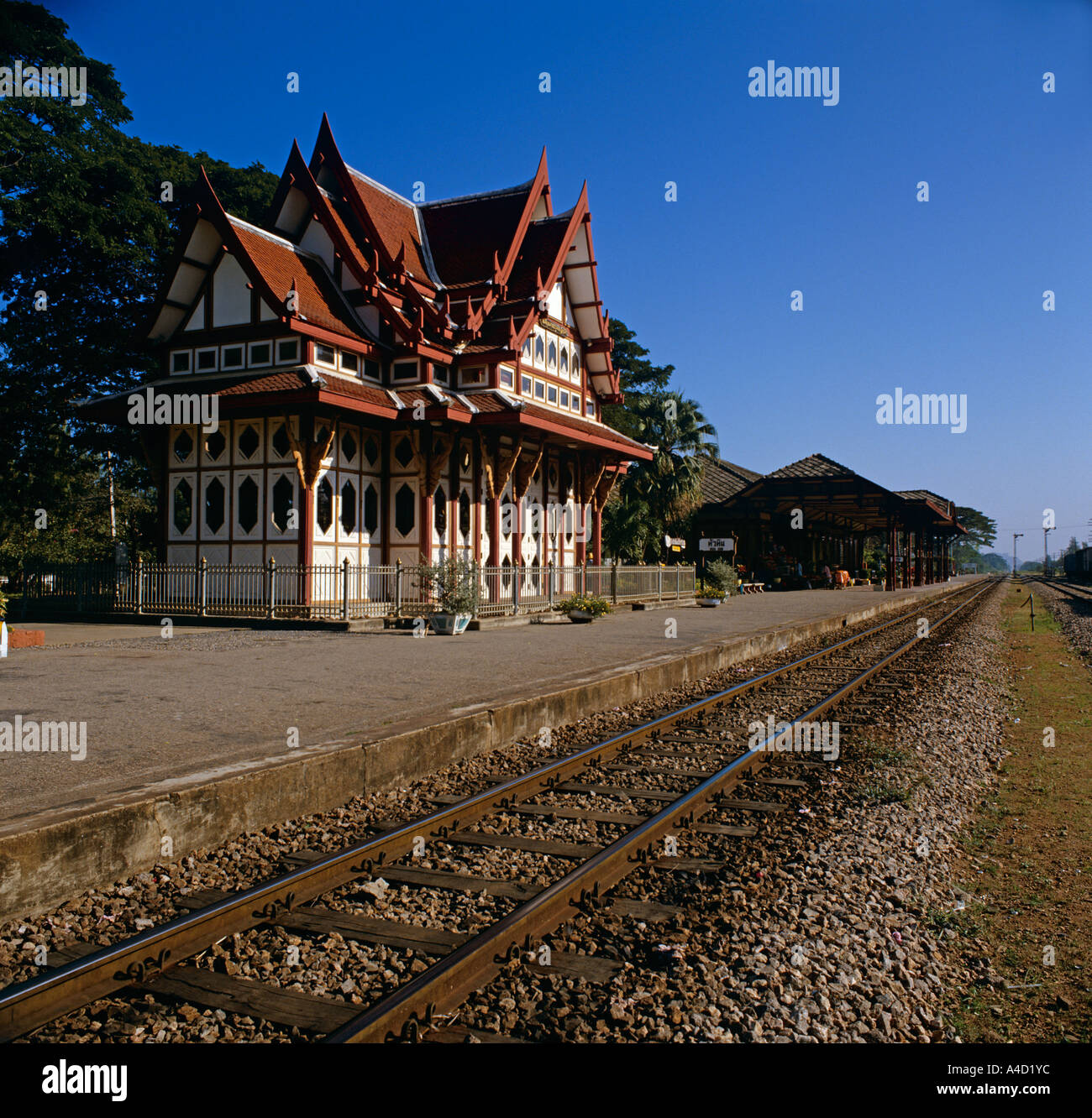 Royal service station hi-res stock photography and images - Alamy