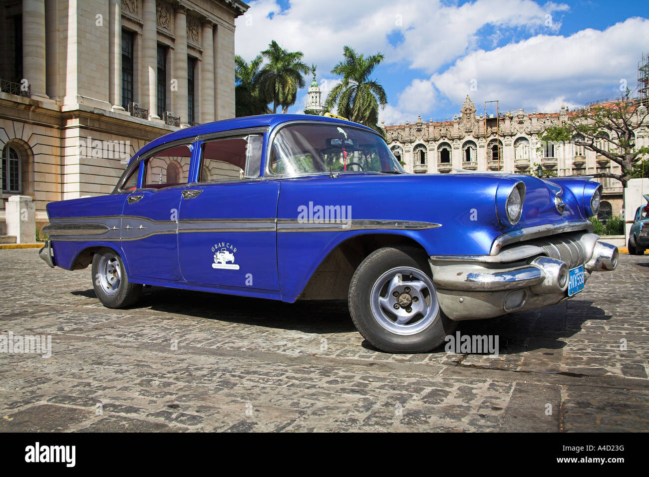 Classic American blue Pontiac taxi, Havana, La Habana Vieja, Cuba Stock ...