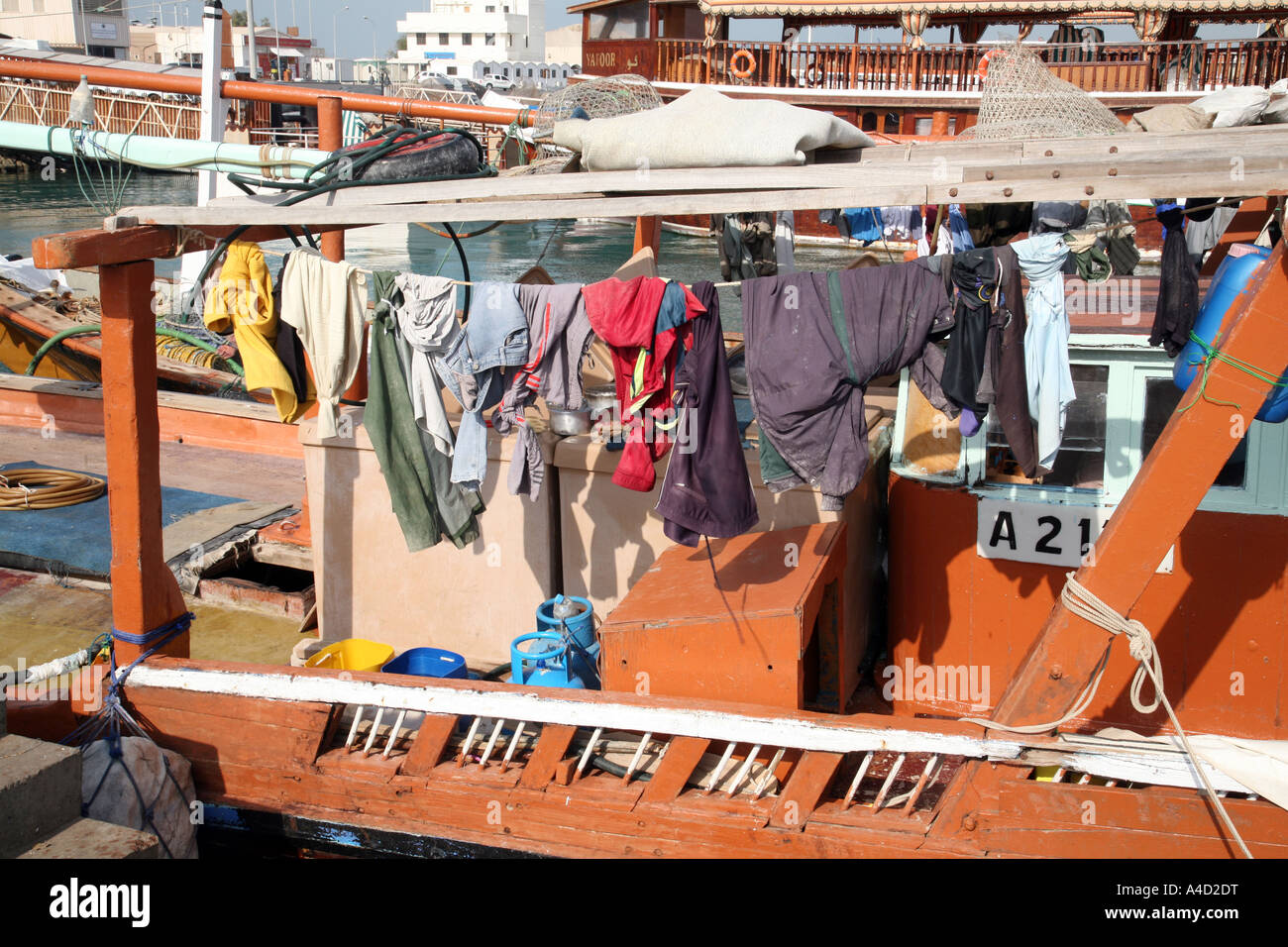 Abu dhabi dhow harbour hi-res stock photography and images - Alamy