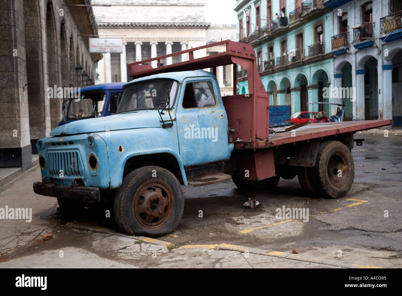 Old lorry in the old town of Havana,Cuba Stock Photo - Alamy