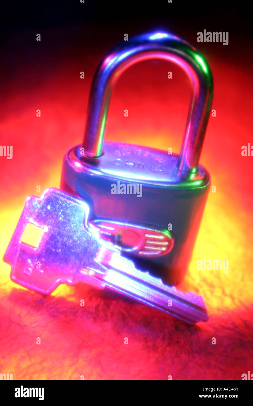 Key and padlock Stock Photo - Alamy