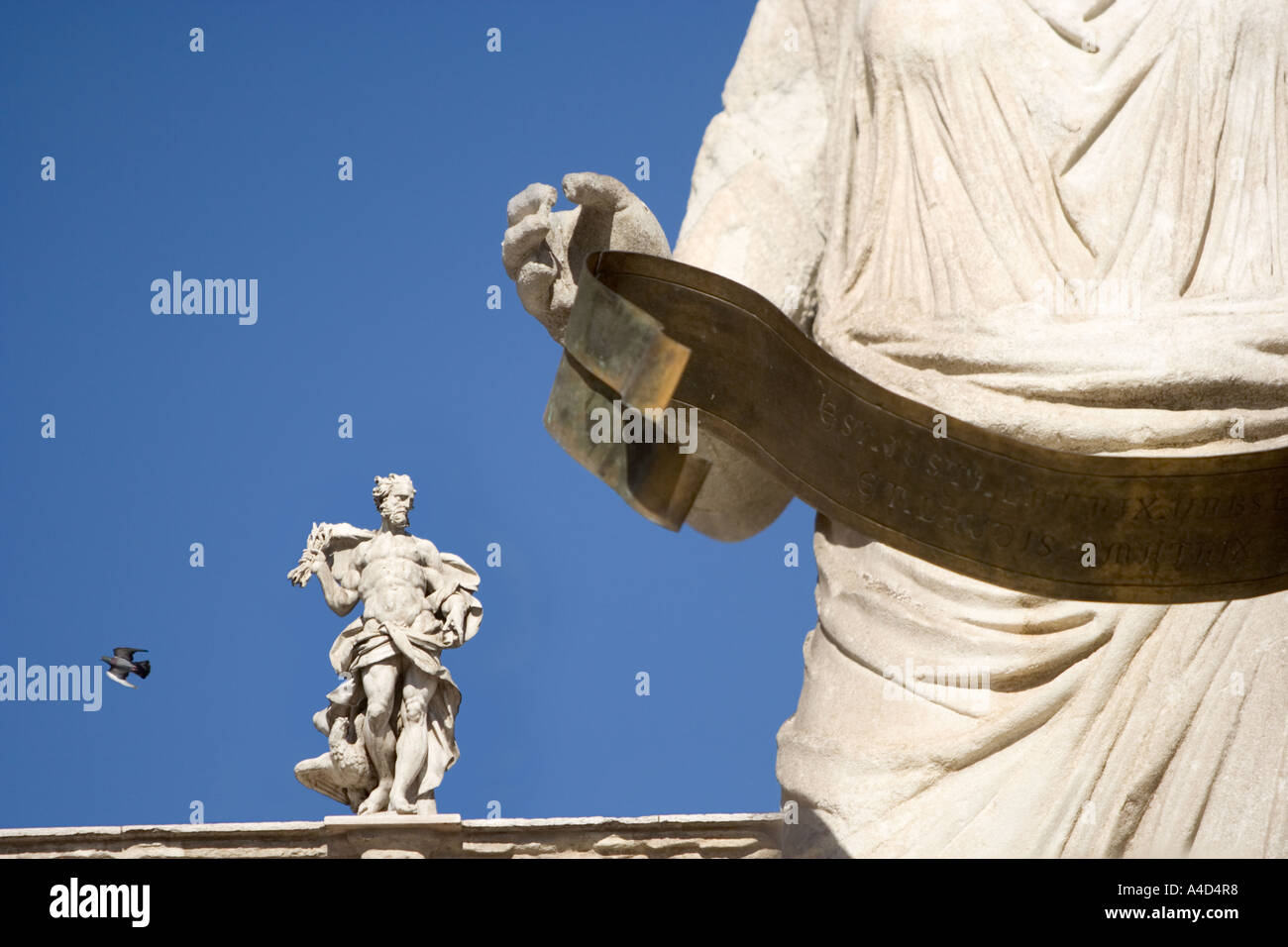 Pull jupiter hi-res stock photography and images - Alamy