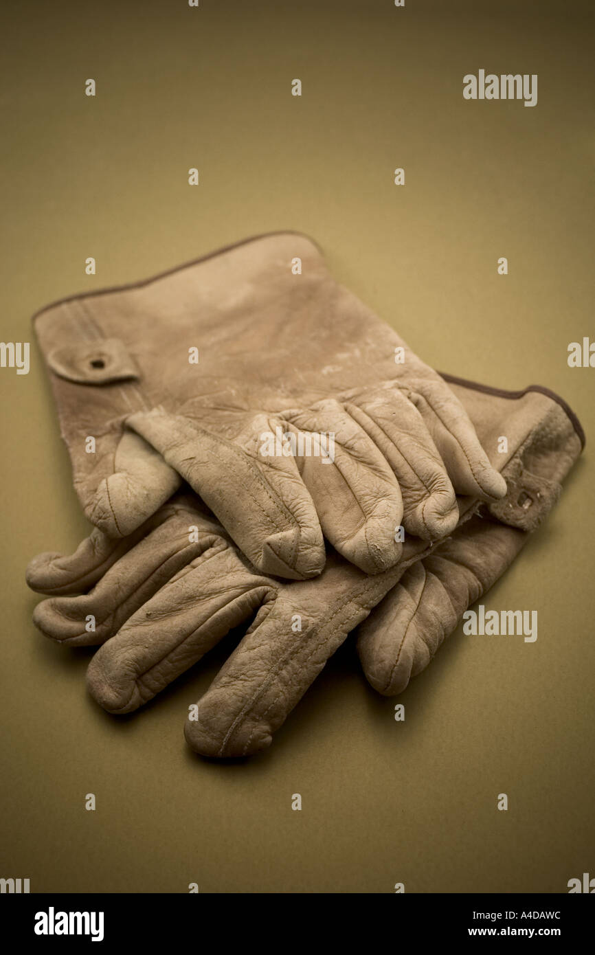 Old work gloves Stock Photo - Alamy