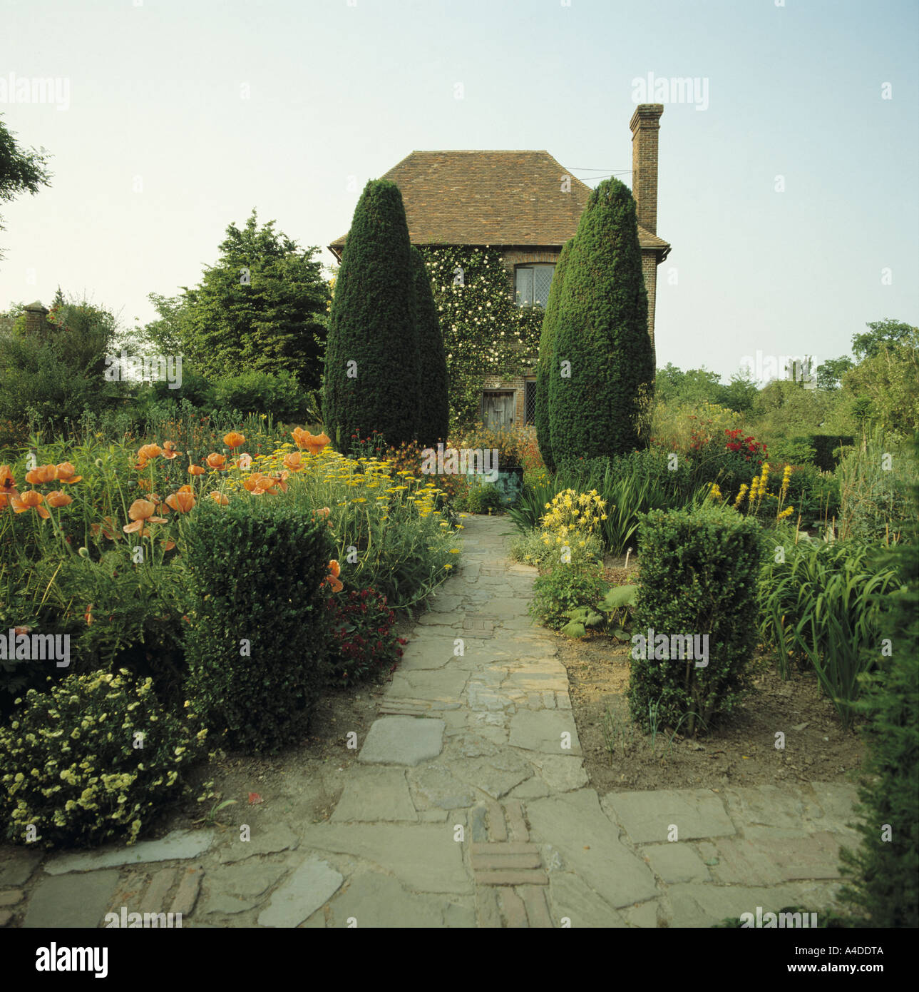 Sissinghurst garden path hi-res stock photography and images - Alamy