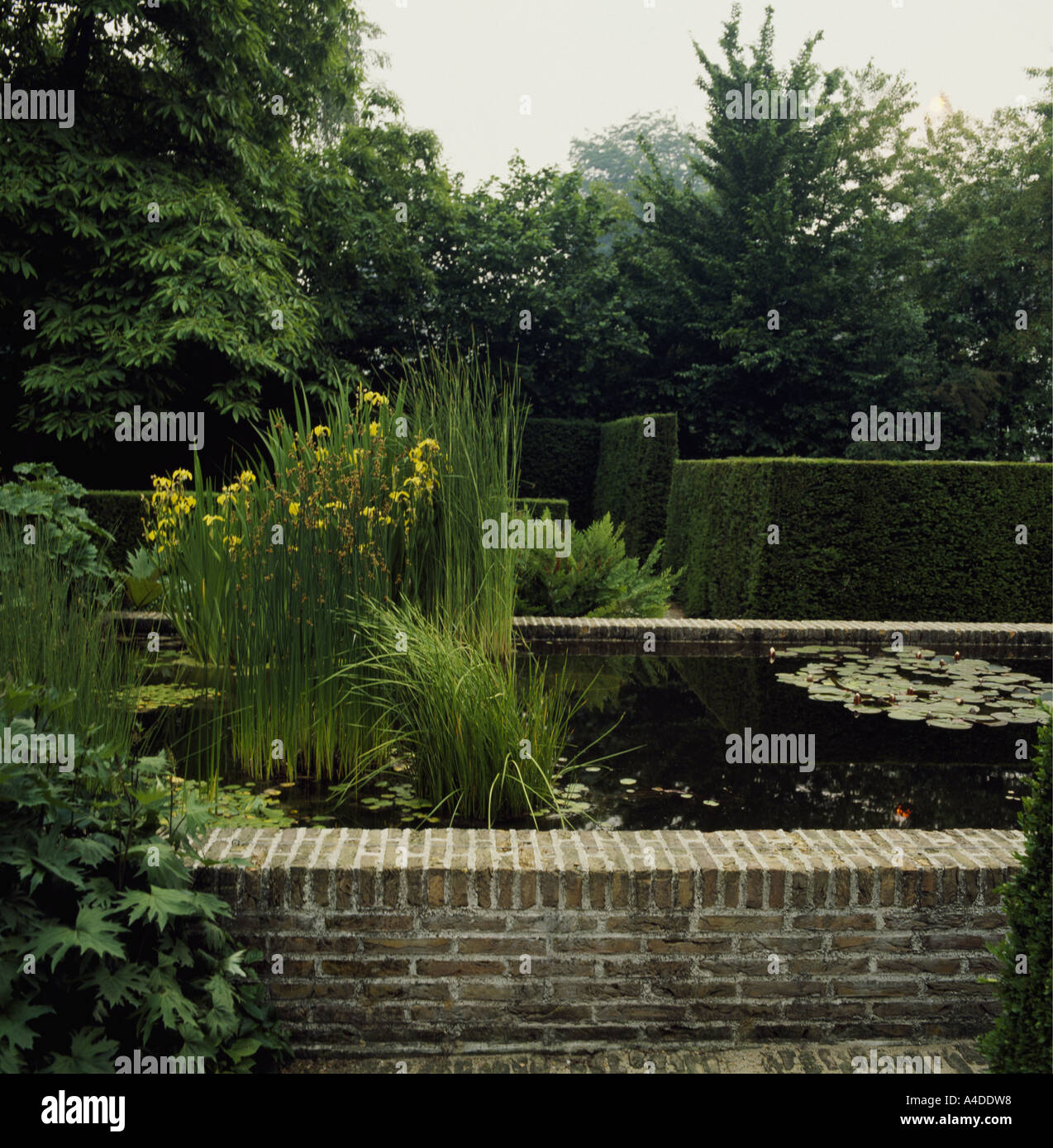 Garden Water Feature Stock Photo - Alamy