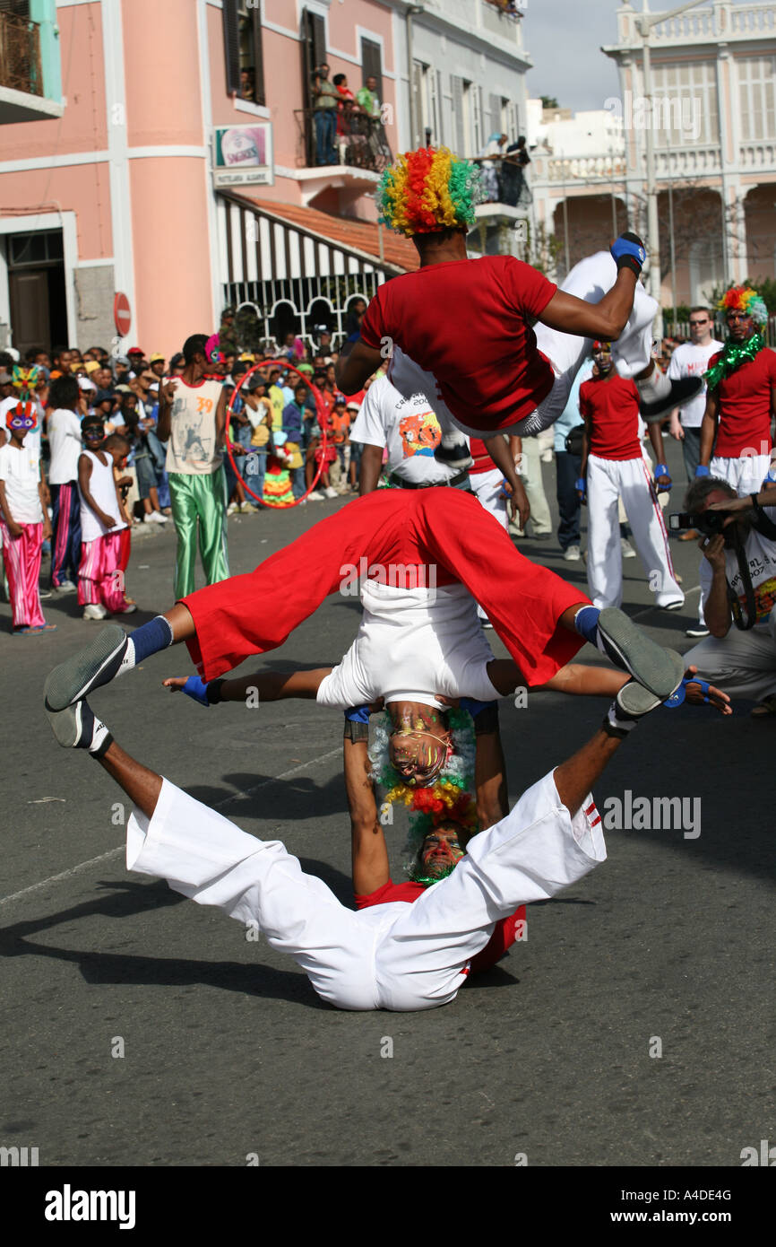 Parade acrobats hi-res stock photography and images - Alamy