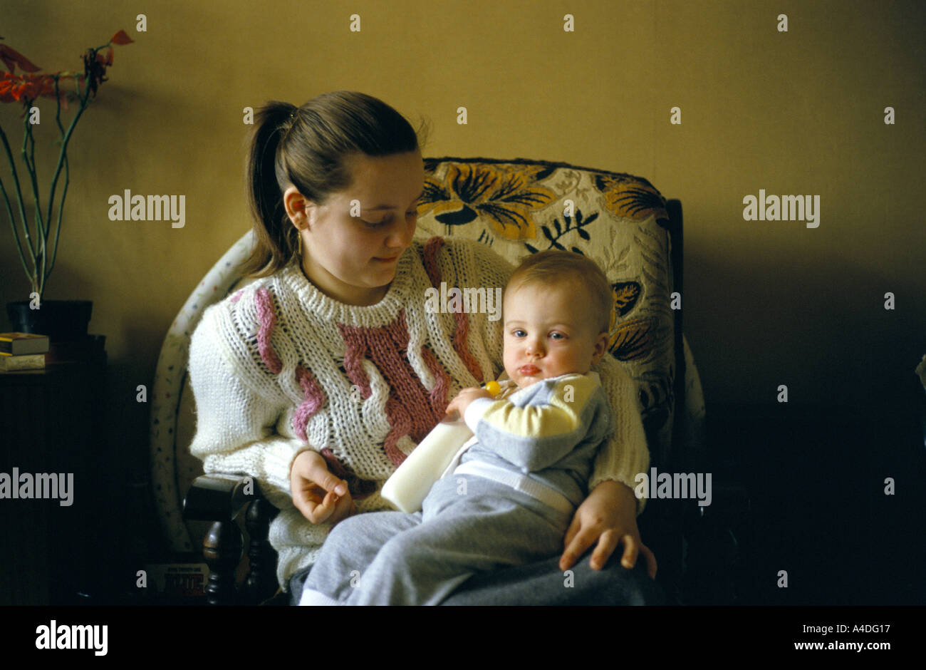 Single mother child poverty hi-res stock photography and images - Alamy
