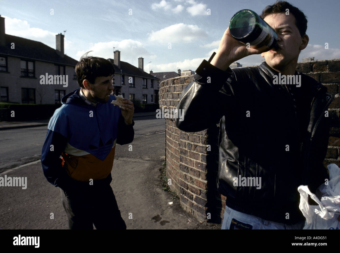 Drinking on street hi-res stock photography and images - Alamy