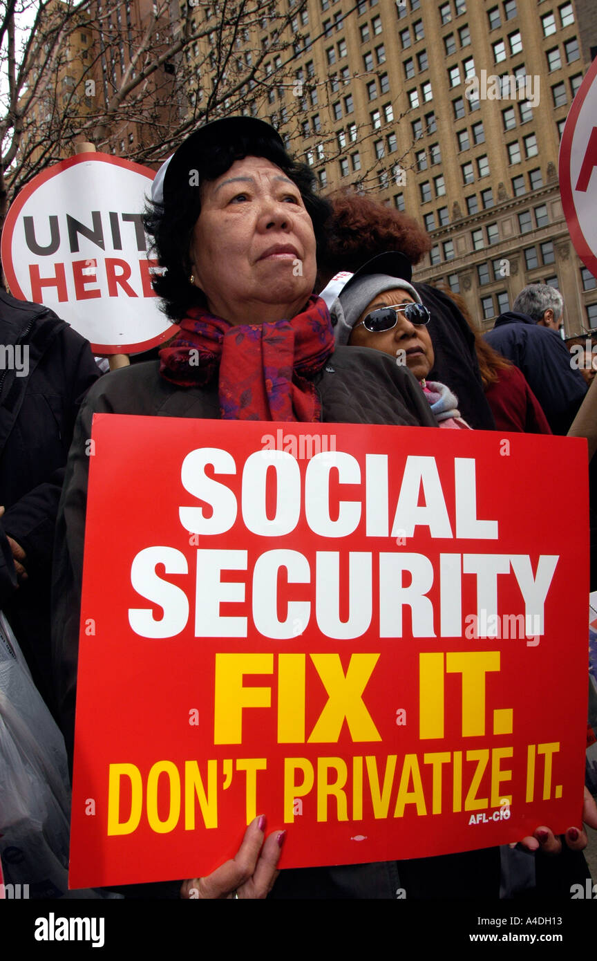Rally against pres bush hi-res stock photography and images - Alamy