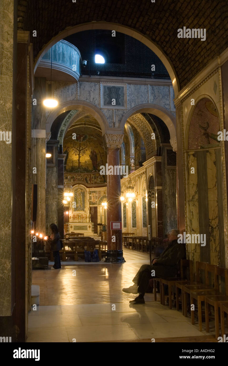 Roman style arch london hi-res stock photography and images - Alamy