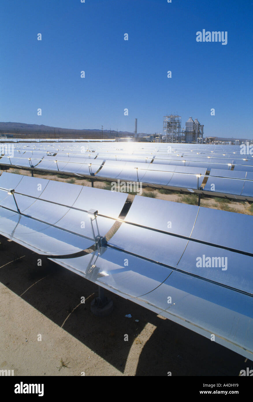 Eco friendly solar energy field with parabolic reflectors heat oil to ...