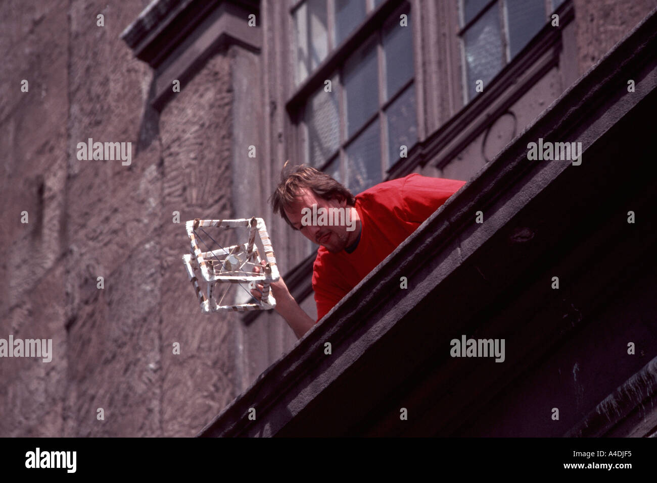 Egg drop competition hi-res stock photography and images - Alamy