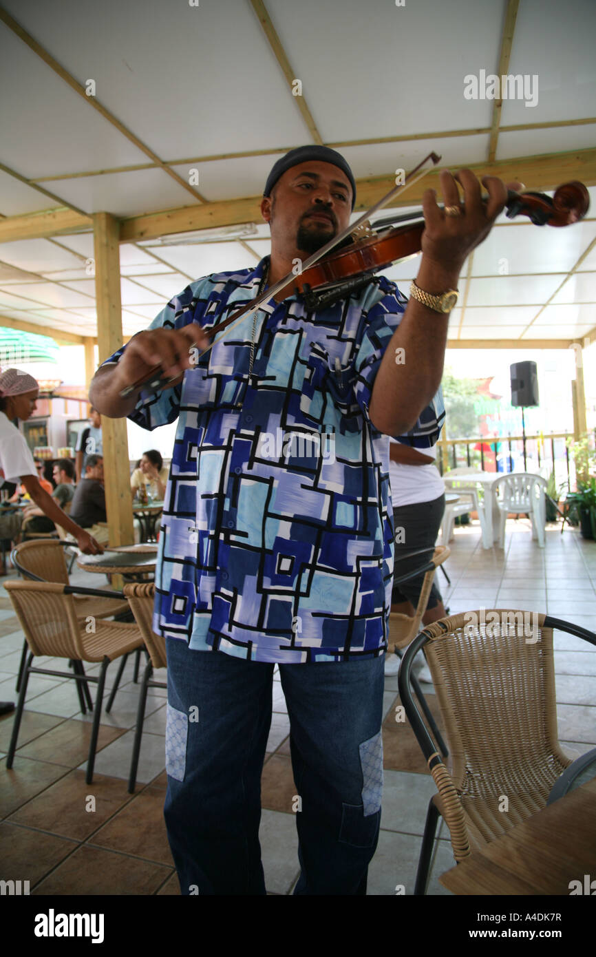 Musician in a bar hi-res stock photography and images - Alamy