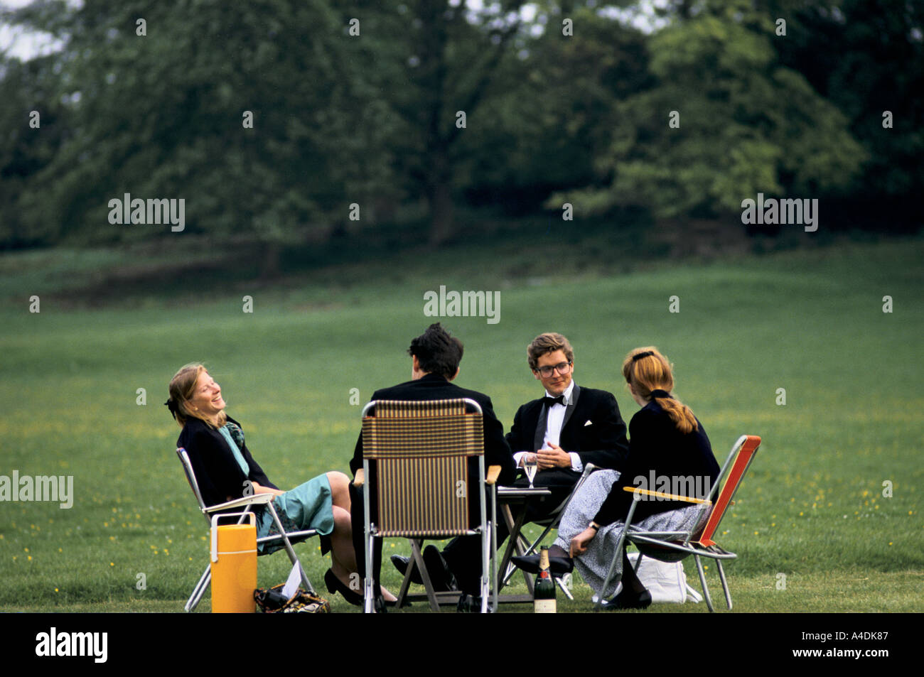 Opera audience interval hi-res stock photography and images - Alamy