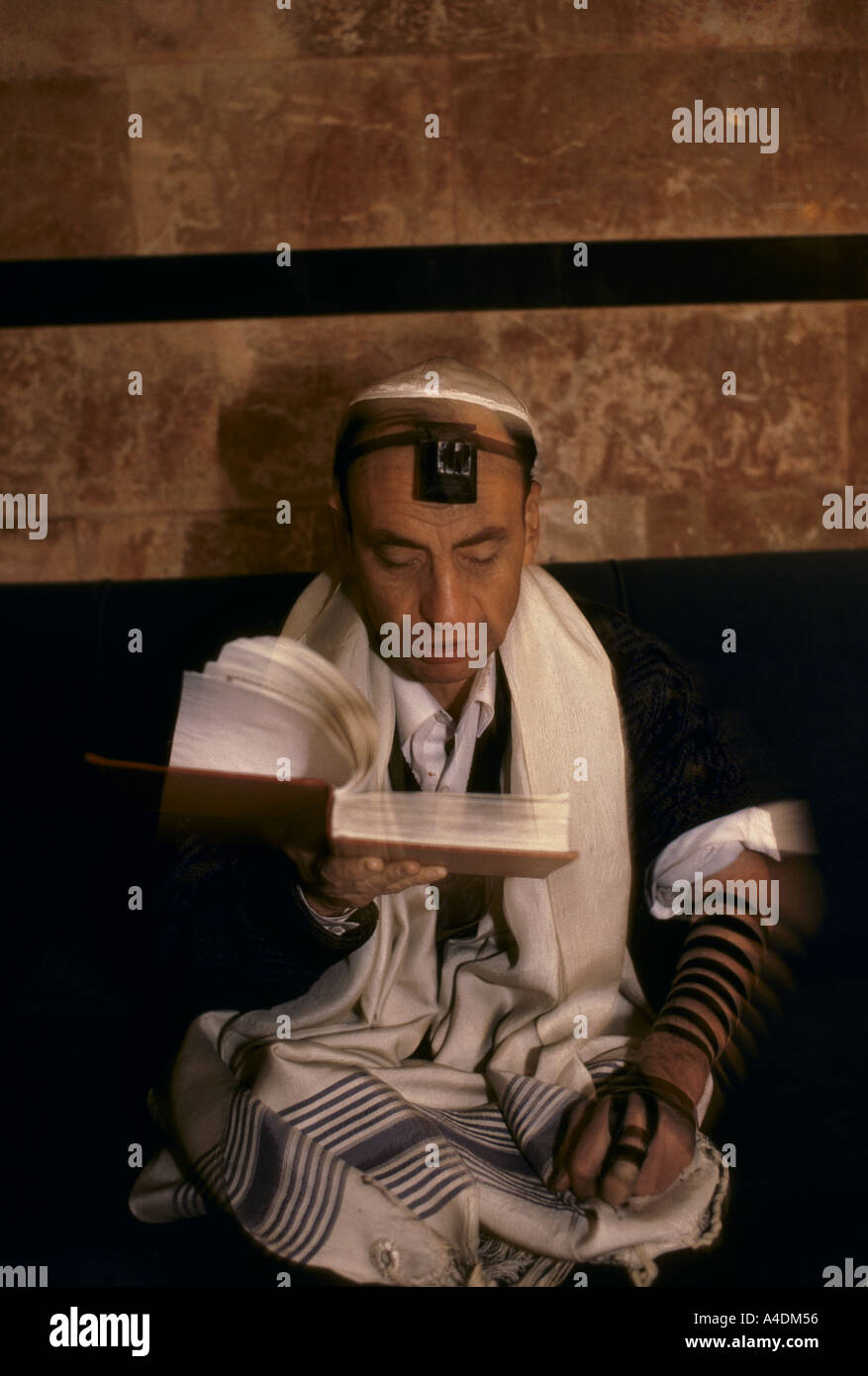 An old rabbi in synagogue in the jewish ghetto, Damascus, Syria Stock ...