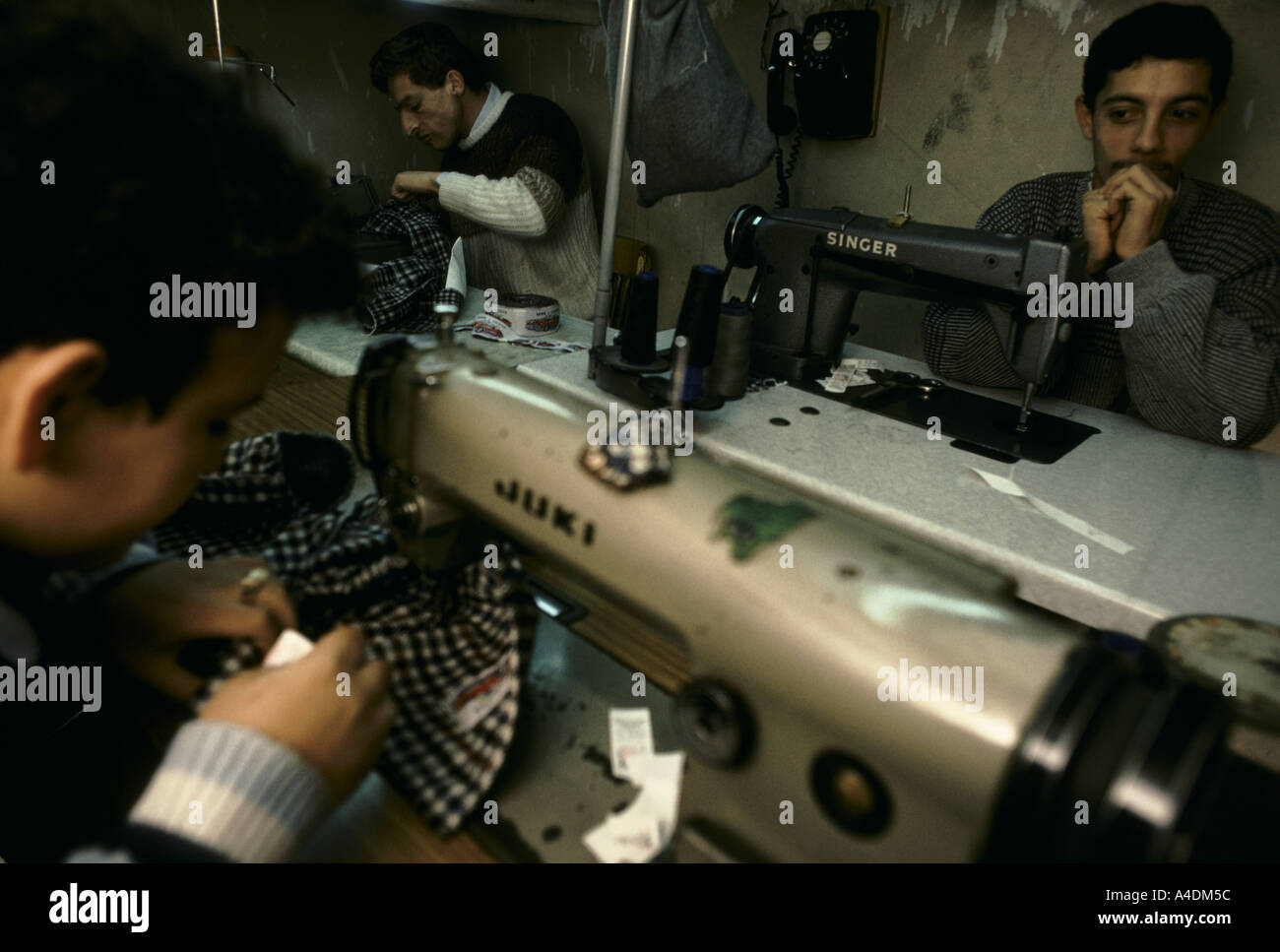 Clothes sweatshop hi-res stock photography and images - Alamy