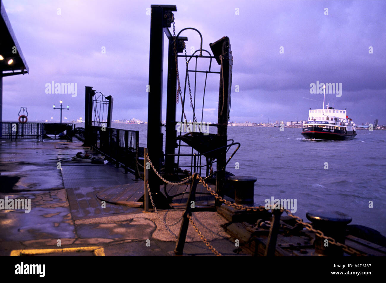 Ferry crossing mersey hi-res stock photography and images - Alamy