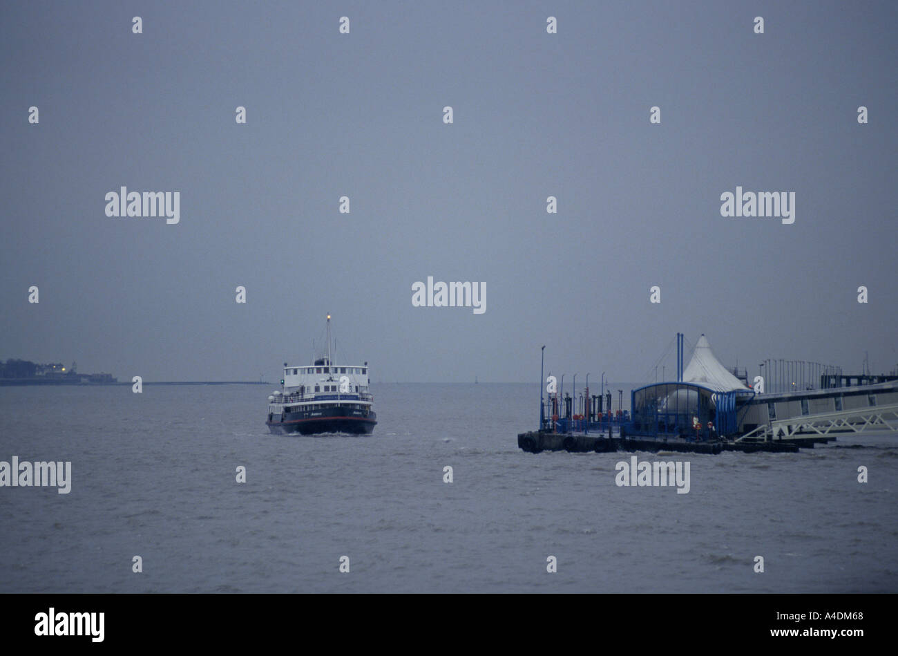 Ferry across mersey hi-res stock photography and images - Alamy