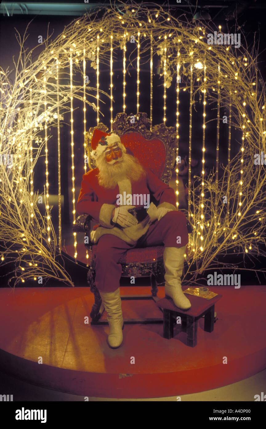 Santa and grotto hi-res stock photography and images - Alamy